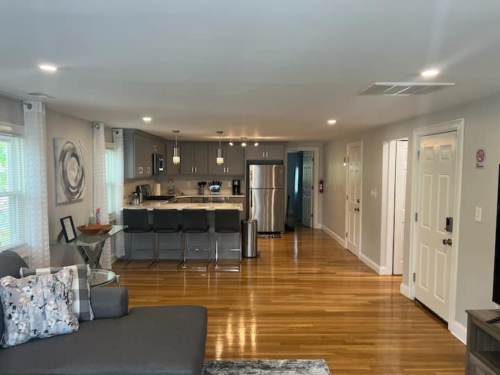 Fantastic 3 Bedroom Condo.everything Is Brand New! - クインシー, MA