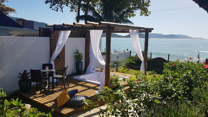 Casazul à Beira-mar Com  Jacuzzi. - Florianópolis