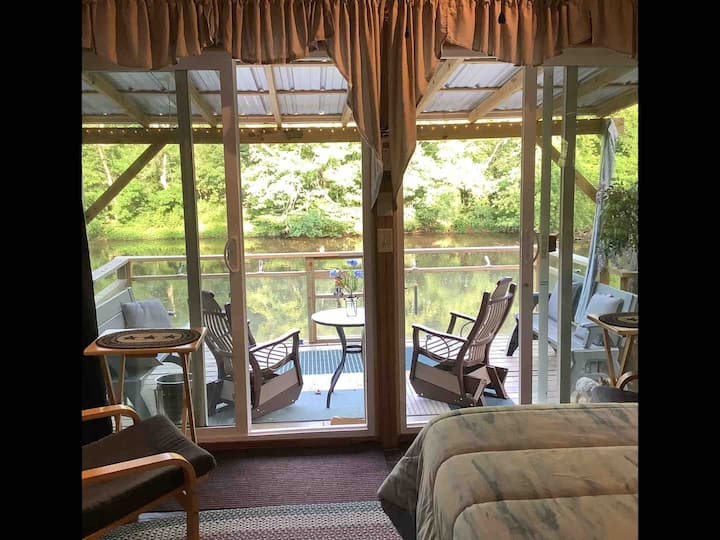 Fisherman’s Paradise N A Romantic Couples Getaway - Northumberland, PA