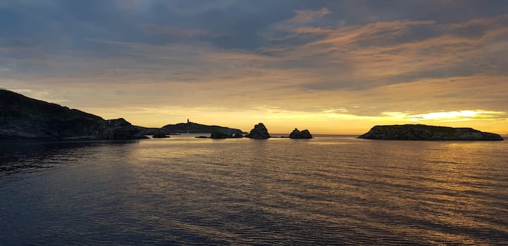 Bercé Sur Un Voilier à L'île Des Embiez - Sanary-sur-Mer