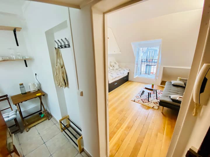 Cozy Apartment With Balcony In Montmartre Area - Paris