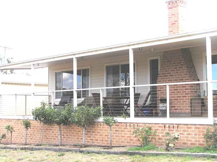 Murrami Cottage Great Aussie B&b - Bathurst