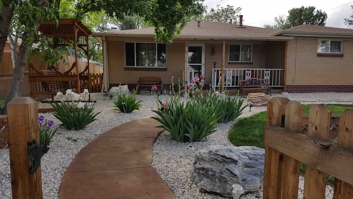 Lovely Lakewood Location - Lakewood, CO