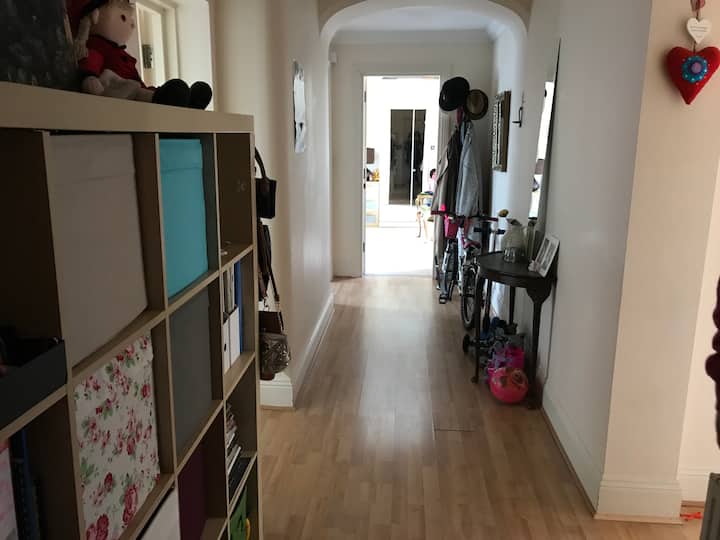 Charming Unique Bright Flat In Brilliant Location - Poole