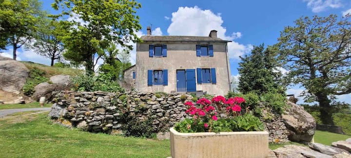 Gîte à La Tour De Peyrebrune - Salles-Curan