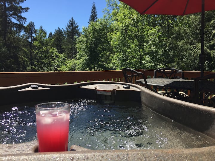 The "Old Barn" In The Woods. Peace, Romance, Ahhh - Portland, OR
