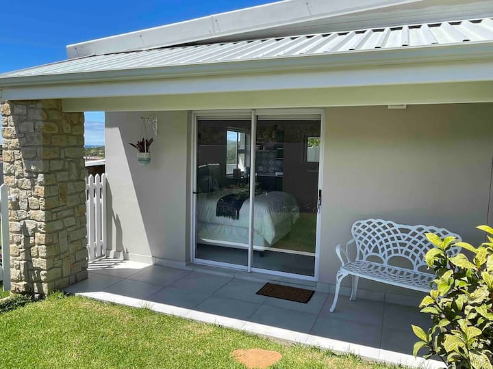 Entire Modern Beach Cottage - Plettenberg Bay