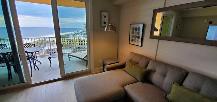 Stunning Oceanview Next To Pier Park Mall, A Spacious 1 Bedroom 2 Bath, Plus Bonus Custom Bunkbed To Sleep 6. - Panama City Beach, FL