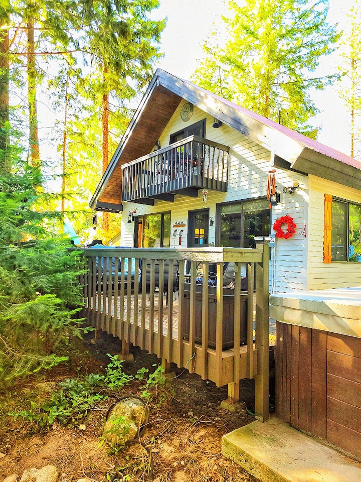 River View, Hot Tub, Fire Pit, Grill & Pizza Oven! - Plain, WA