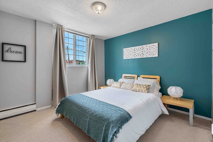 Boho Vibes In The City-walk To 17th Ave! Bl264615 - Calgary