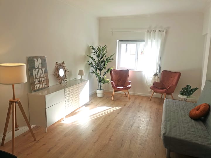 Spacious & Clean 1-bdrm - Beachside - Costa da Caparica