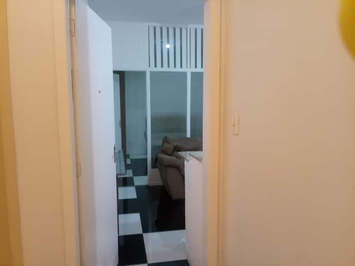 Centro Florianópolis. Ar, Wi-fi E Tv Portaria 24hs - Florianópolis