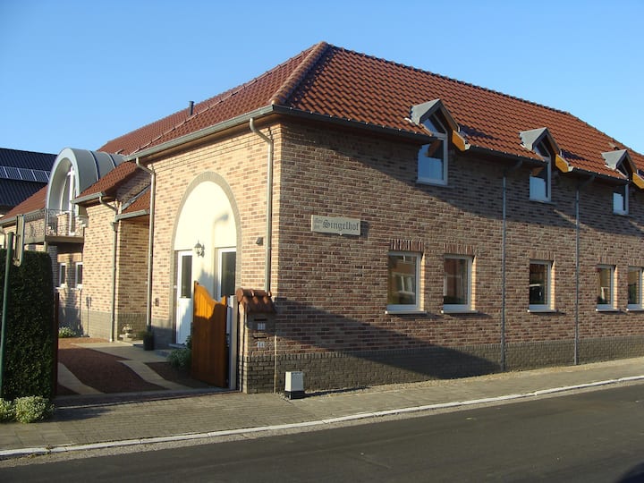 Vierkantshoeve 3km Van Sint-truiden/haspengouw (M) - Sint-Truiden