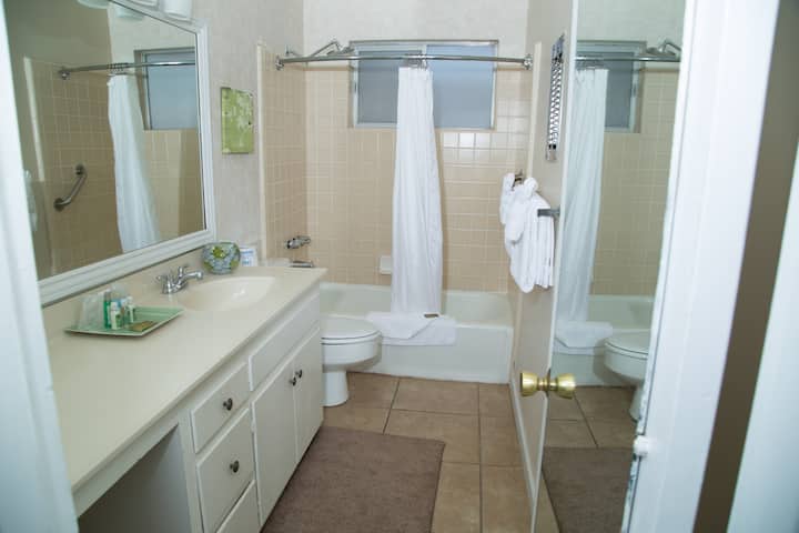 One Bedroom Suite - Palm Desert, CA