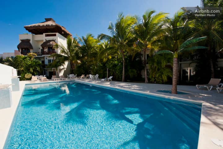 Studio - 50mbps Internet @Cocobay Near Beach & 5th - Playa del Carmen