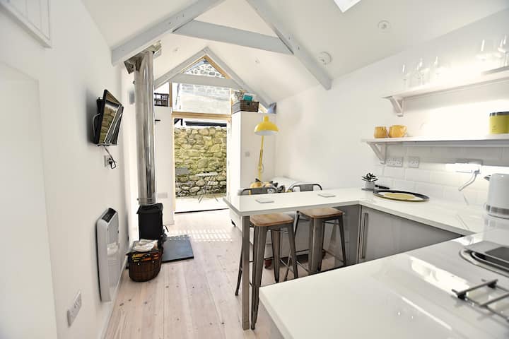 The Piggery - Detached Retreat For Two, Near Beach - Sennen