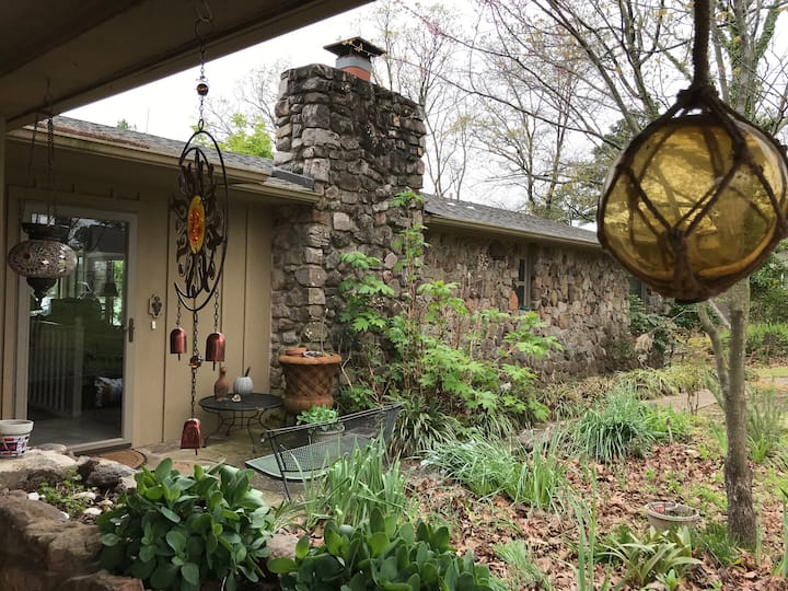 5 Bedroom Spacious Lake House Perfect For Families - Hot Springs, AR