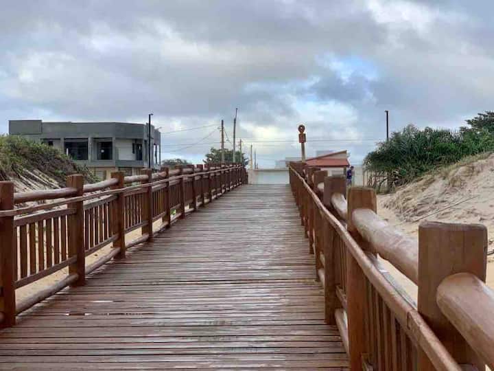 Casa 3 Quartos A 500 Mts Da Praia Em Guriri - São Mateus