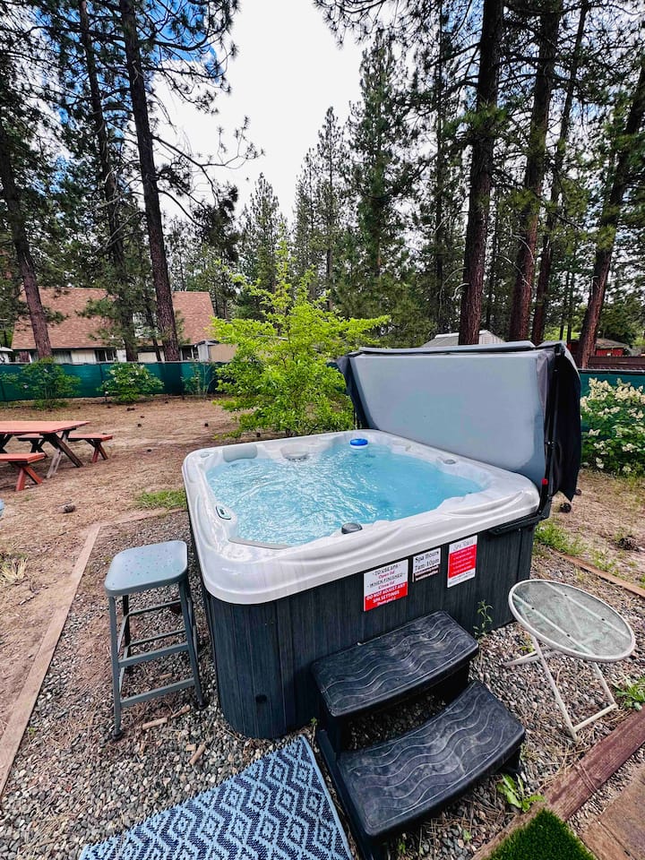 Bear Haven~ Hot Tub~ Pets~ Near The Village! - Big Bear Lake, CA