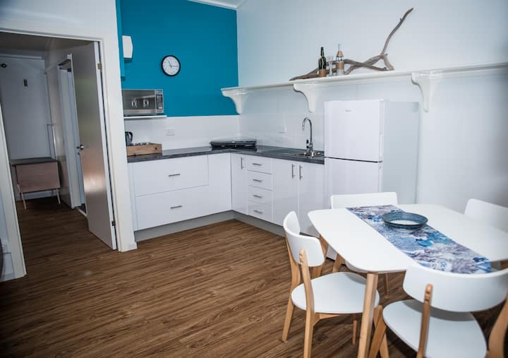 Four Winds Holiday Units - Unit 2. - Cooktown