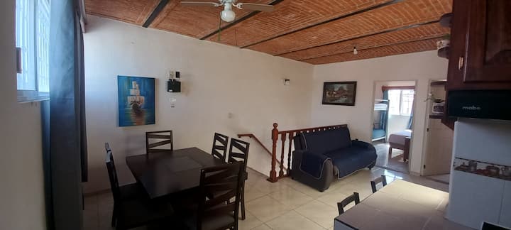 Casa Chiapas, (6 Personas, 2 Hab, Cochera). - Lagos de Moreno