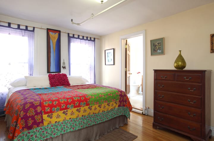 Beautiful, Bright’s, Warm & Spacious 1.5br Apt - Brooklyn, NY