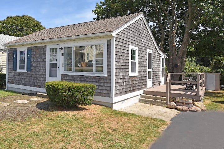 Seaside Cottage - Narragansett, RI