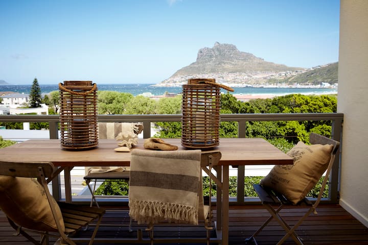 The Beach Penthouse. Our Lights Are Always On! - Cape Town
