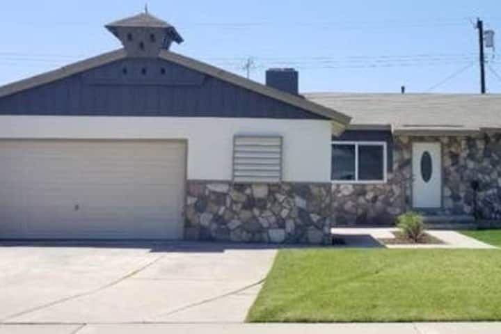 **Marvelous Home By Disney &Convention - Fullerton, CA