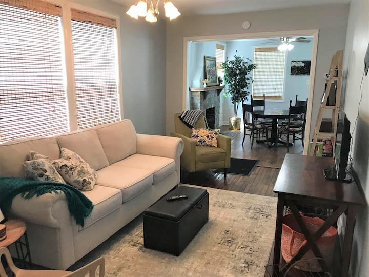 Blue Is Waiting For You! Popular Park Circle 3br - Charleston, SC
