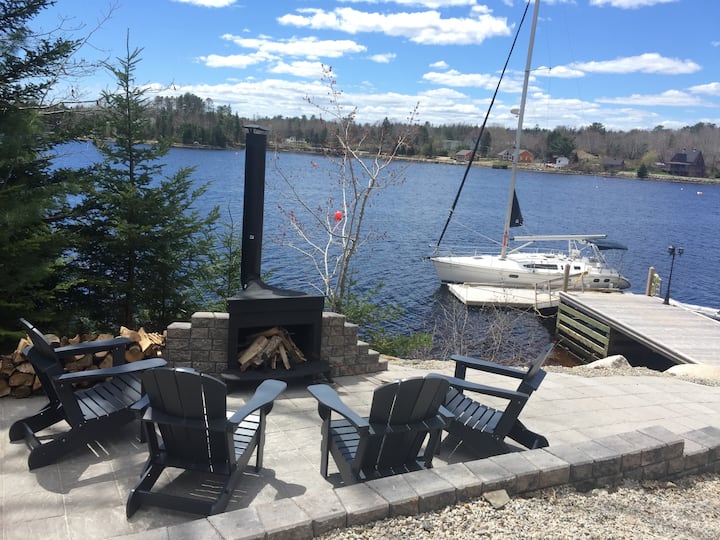 Quiet Oceanfront Escape With Hot Tub :) - Chester