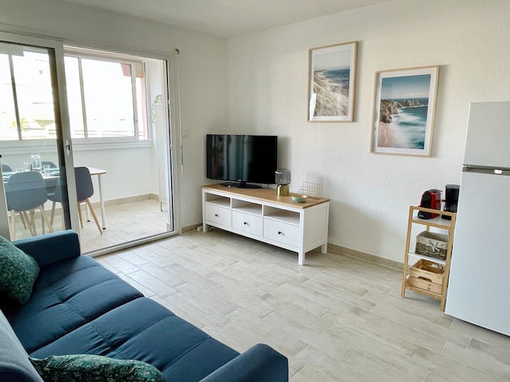 Appart Rénové - Plage à 2min à Pied, Piscine, Wifi - Vias