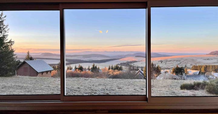 Confort Et Vue Plein Sud Pour 5 Personnes - Besse-et-Saint-Anastaise