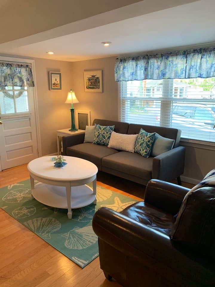 Milford Ct Beach Cottage! 5 Min Walk To The Sand! - Milford, CT