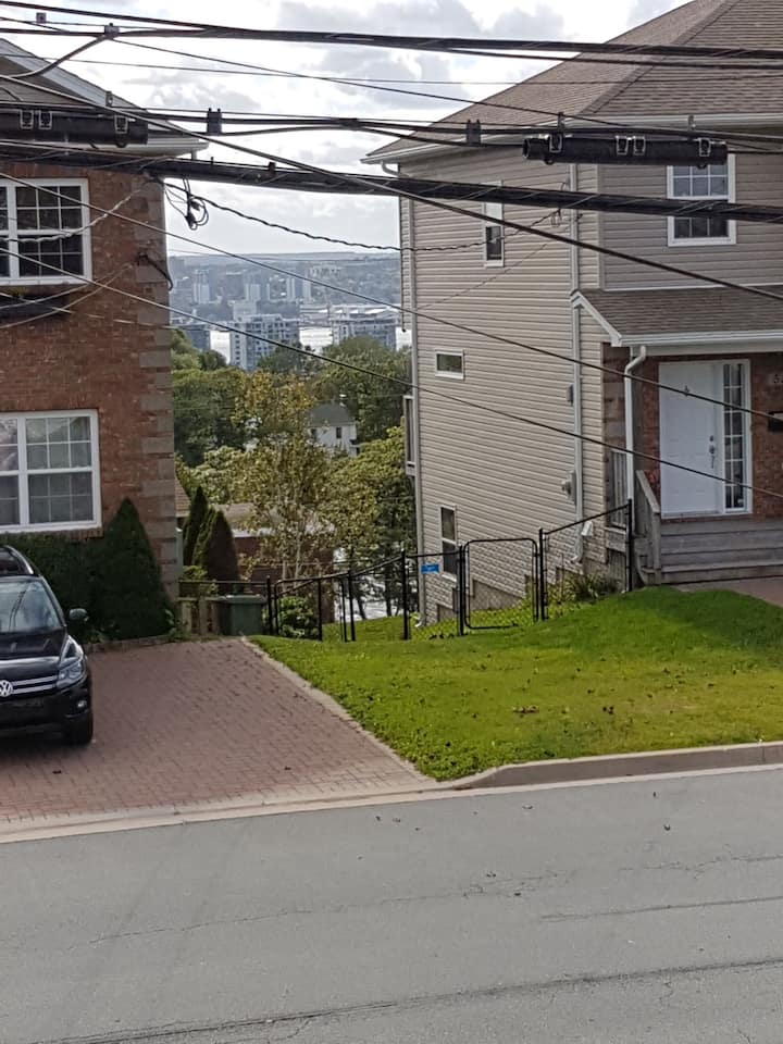 Central Dartmouth With Views Of Halifax Harbor - Halifax