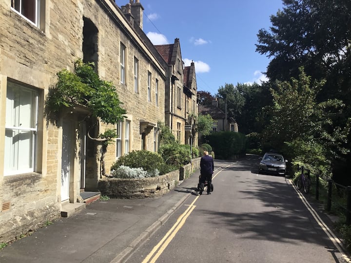 Frome Centrally Located Town House. - Warminster