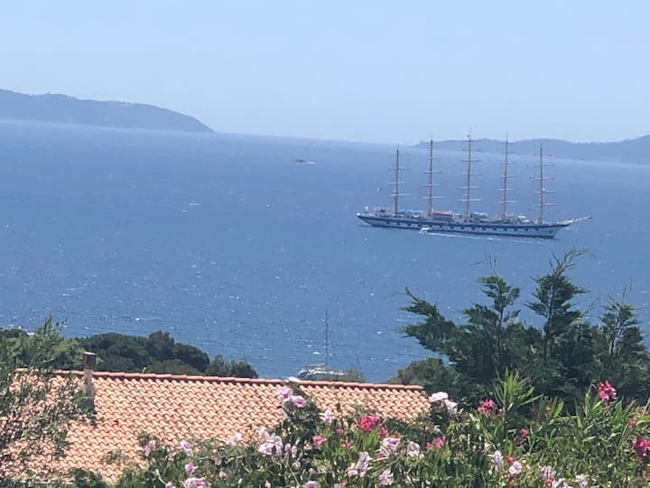 Vue Sur Les îLes Du Levant Et Port Cros Climatisée - Le Lavandou