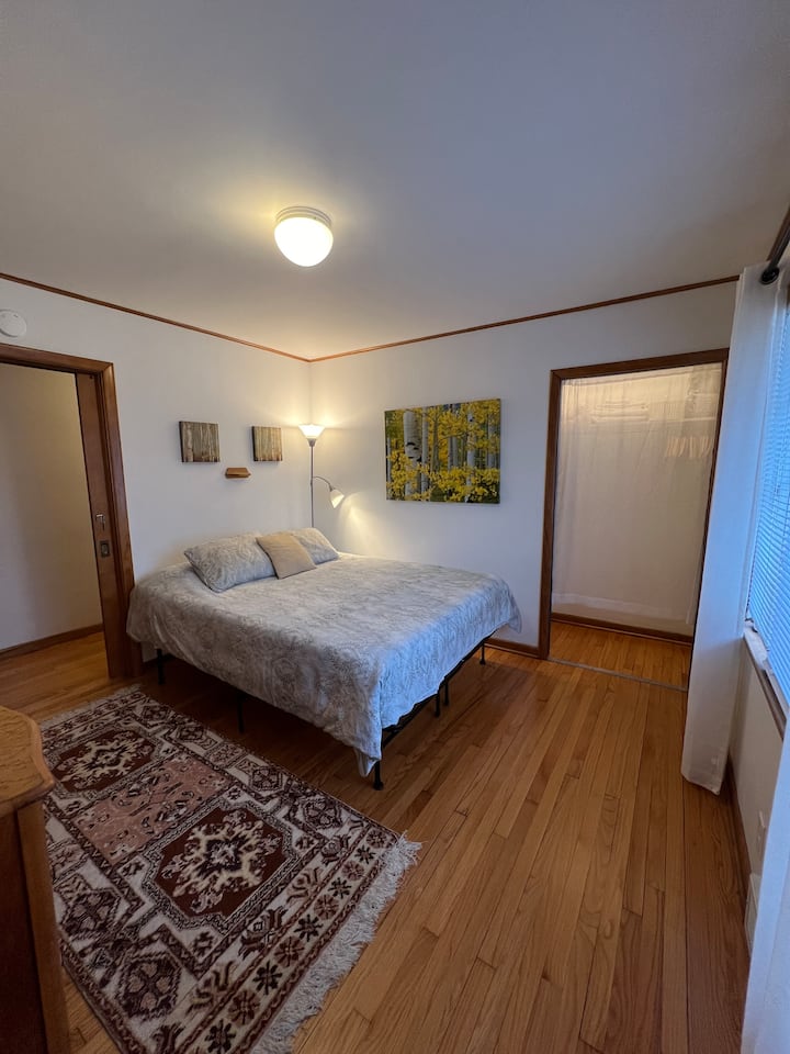 Private Room ~ Near Stryker & Pfizer ~ Birch - Kalamazoo, MI