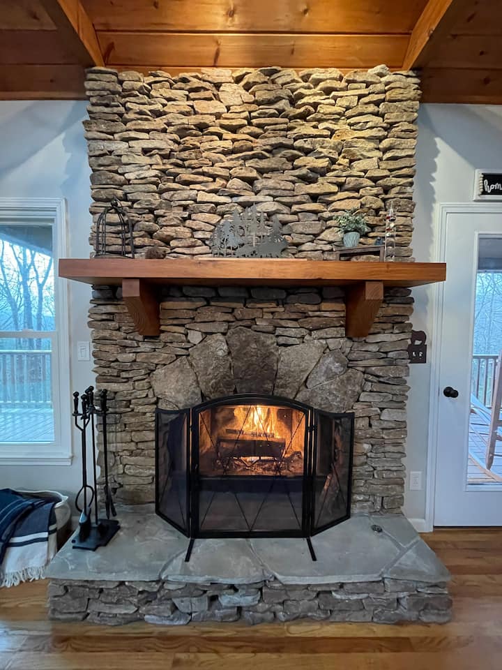 Cozy, 2/2 Surrounded By Trees And Mountains - Ellijay