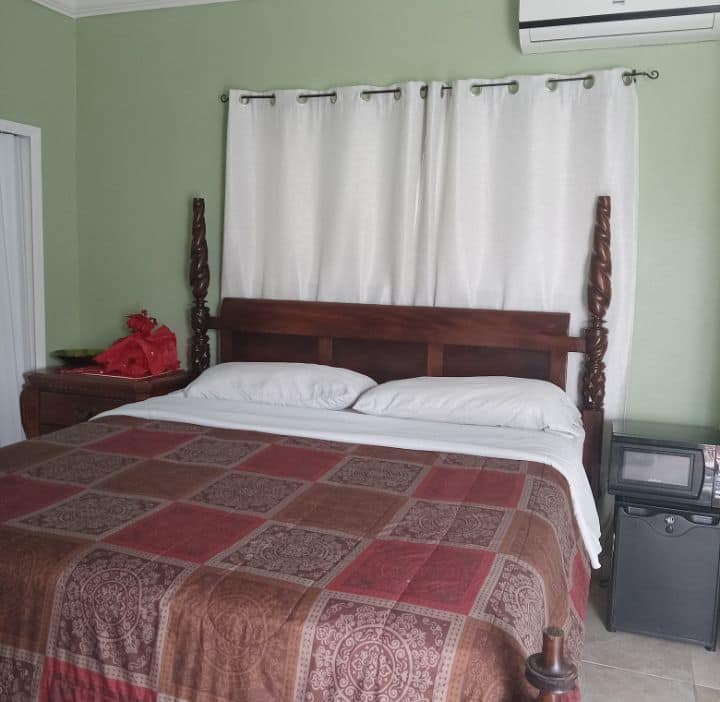 Coral Cove Travellers Rest - Nassau