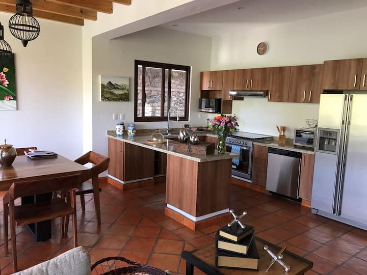 Acogedora Y Hermosa Villa A 5 Cuadras De Centro! - San Miguel de Allende