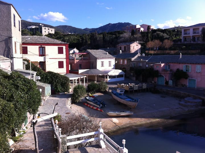 Location Sur Le Port De Centuri - Centuri