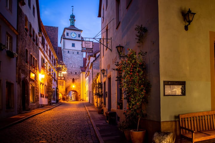 Familienzimmer/hotel /Restaurant Direkt Im Zentrum - Rothenburg ob der Tauber