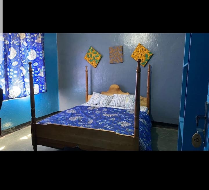 Chambres Avec Salles De Bain Et Toilettes Interne - Bukavu