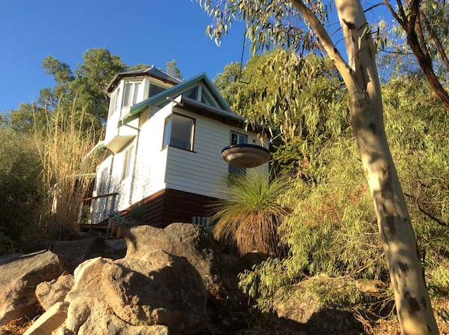 The Perth Hills Tiny House 【 JULY 2021 】 Cottage in Perth, Australia (1 ...