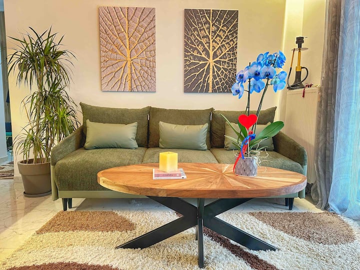 Queen Sized Bed | Luxury Accommodation | Balcony - Thessaloniki