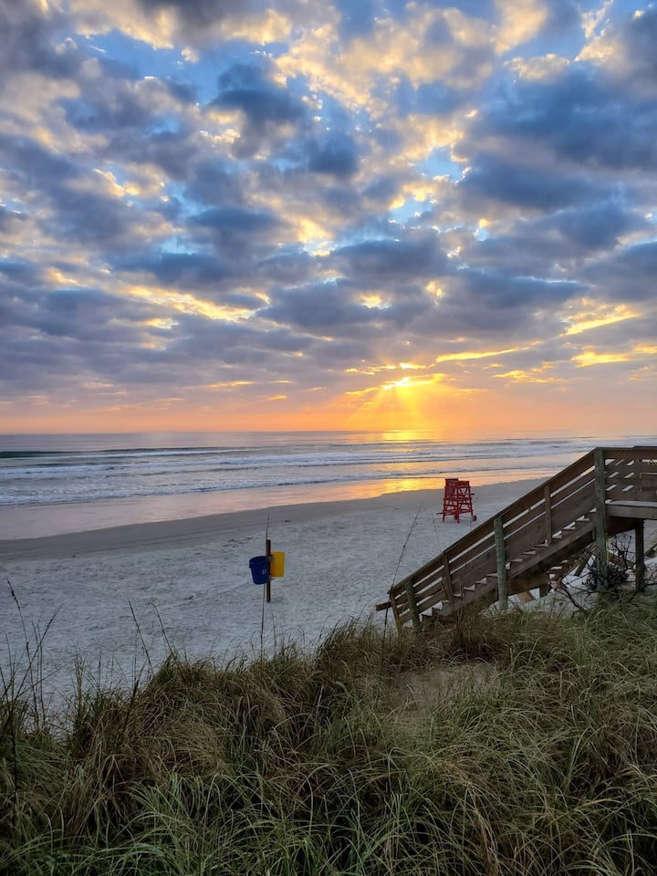 New Smyrna Beach, Studio Garage Apartment - New Smyrna Beach, FL