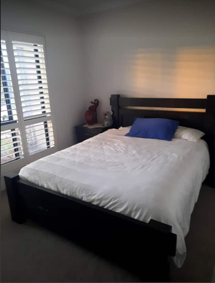 Gorgeous Large Modern Spacious Home - Vincent