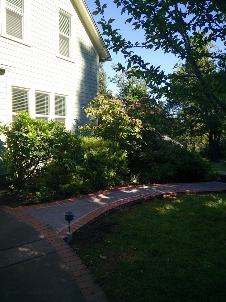 Crest Hills - Eugene, OR