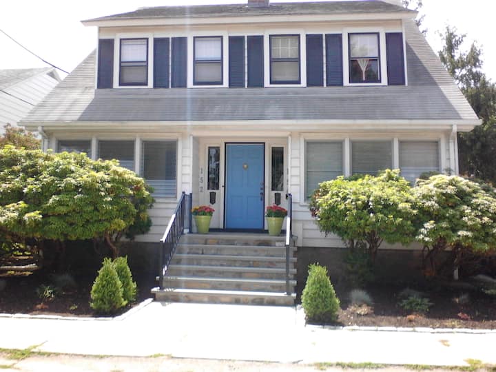 Family Friendly 1930s Home Near Ocean Beach - Splash Park, Groton